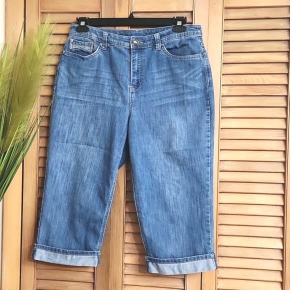 Christopher & Banks | Pants & Jumpsuits | Christopher Banks Capri Jeans ...